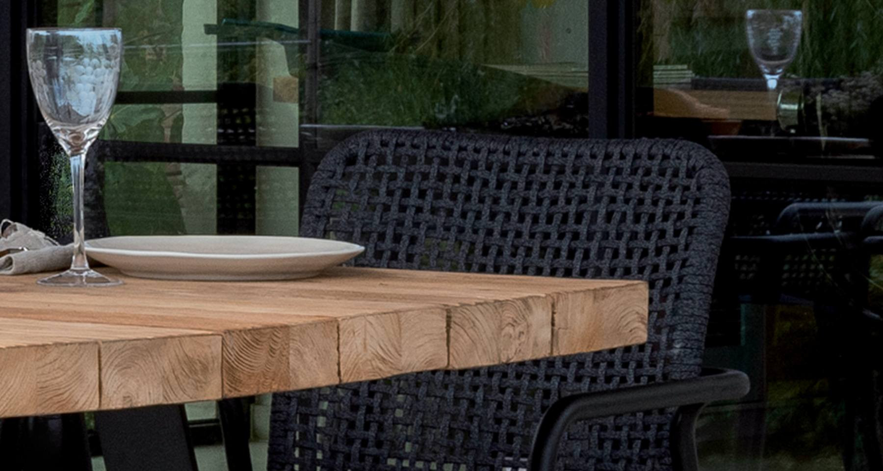Table carrée 80 x 80 cm plateau en teck recyclé Margarite - Gescova